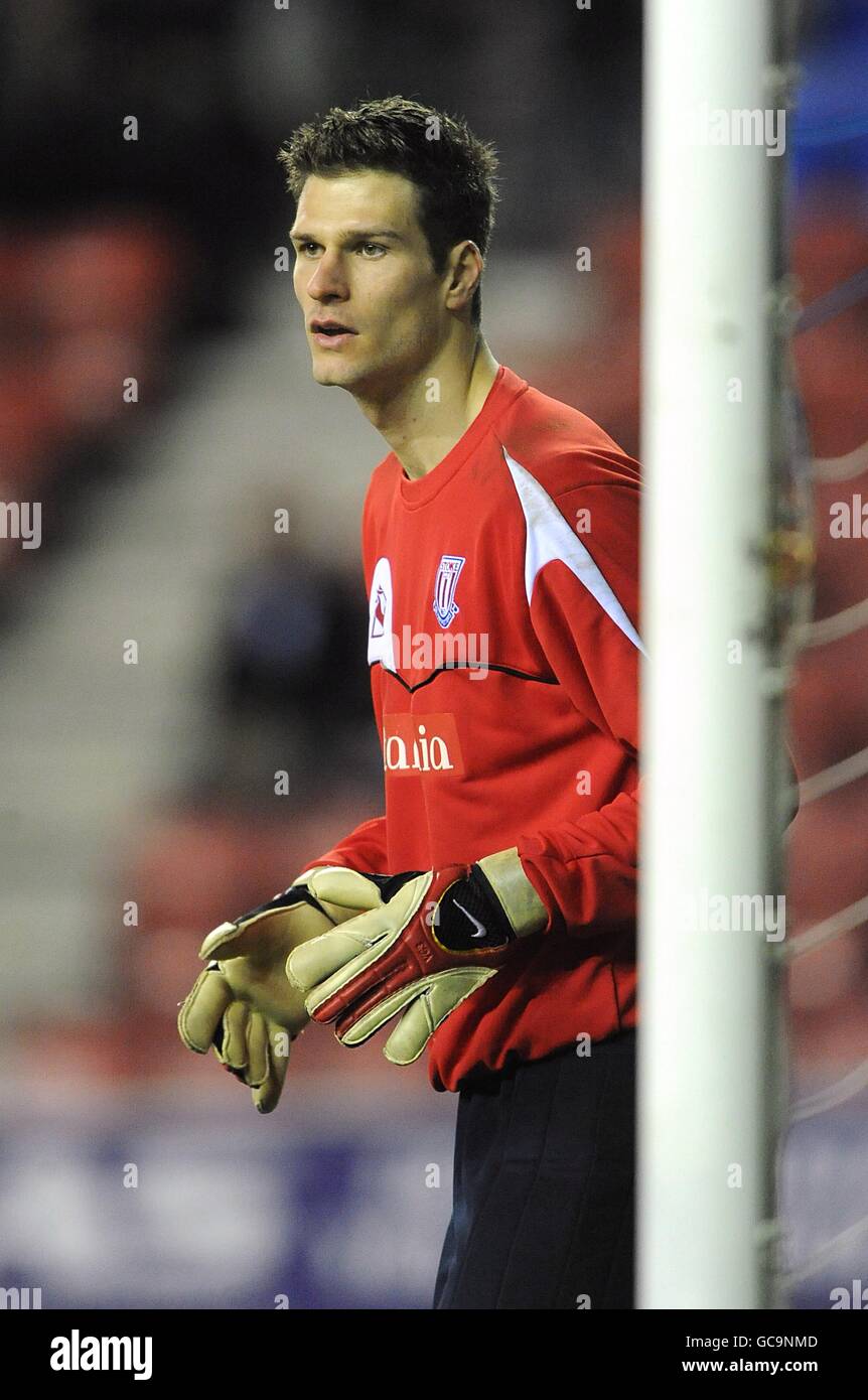 Stoke City goalkeeper Asmir Begovic during the warm up Stock Photo - Alamy