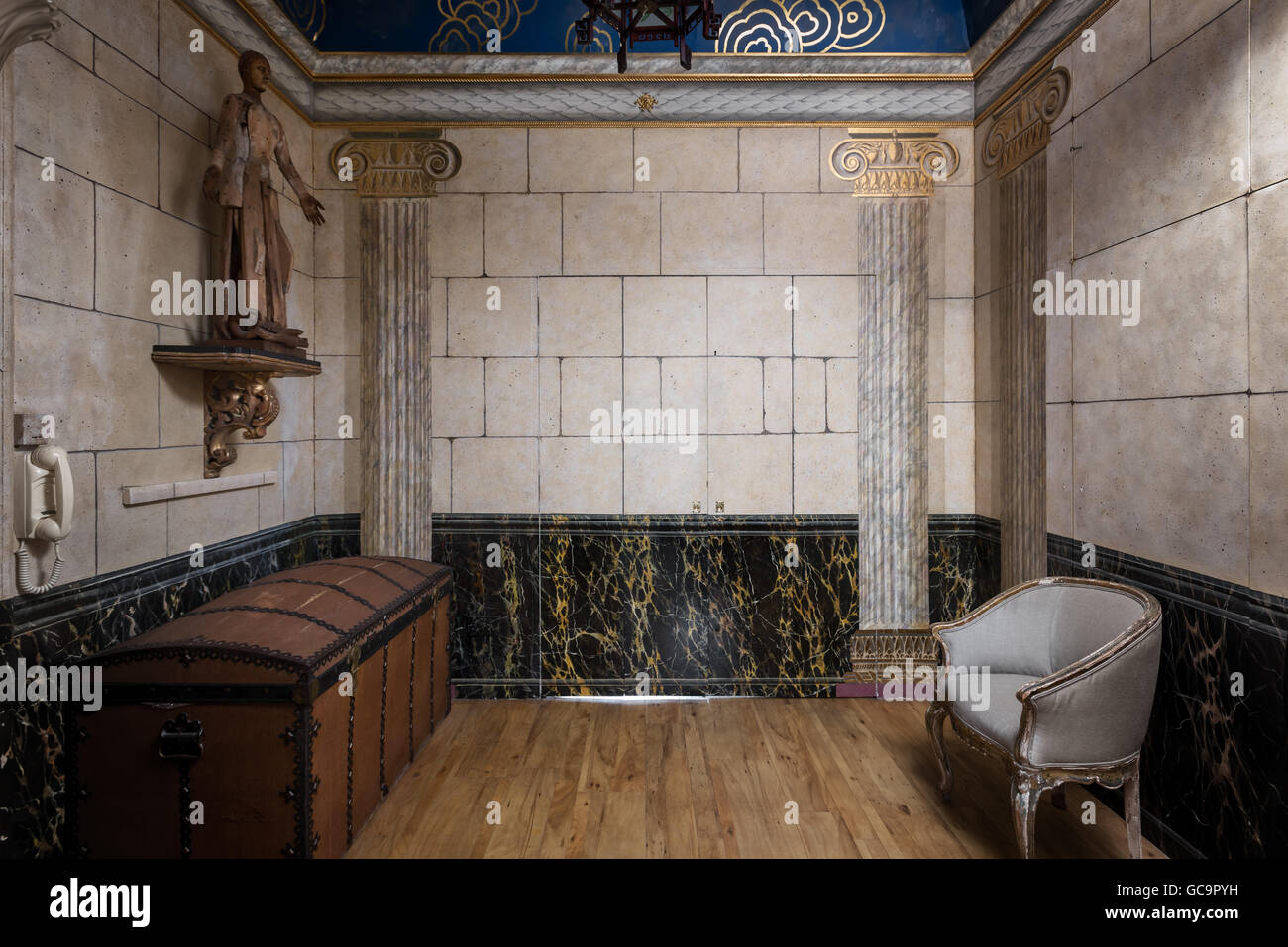 Masonic altar hi-res stock photography and images - Alamy