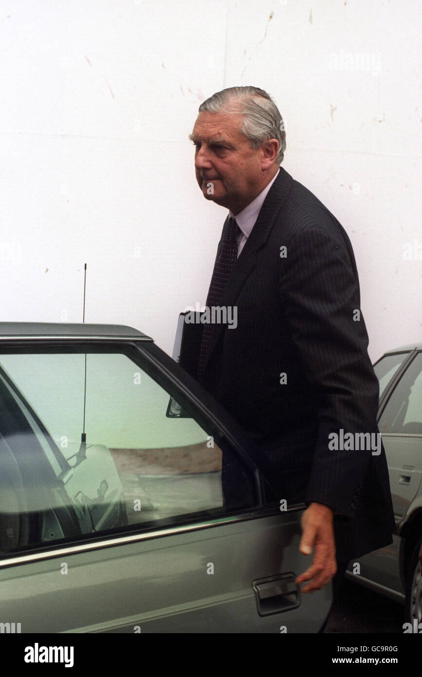 Patrick mayhew hi-res stock photography and images - Alamy