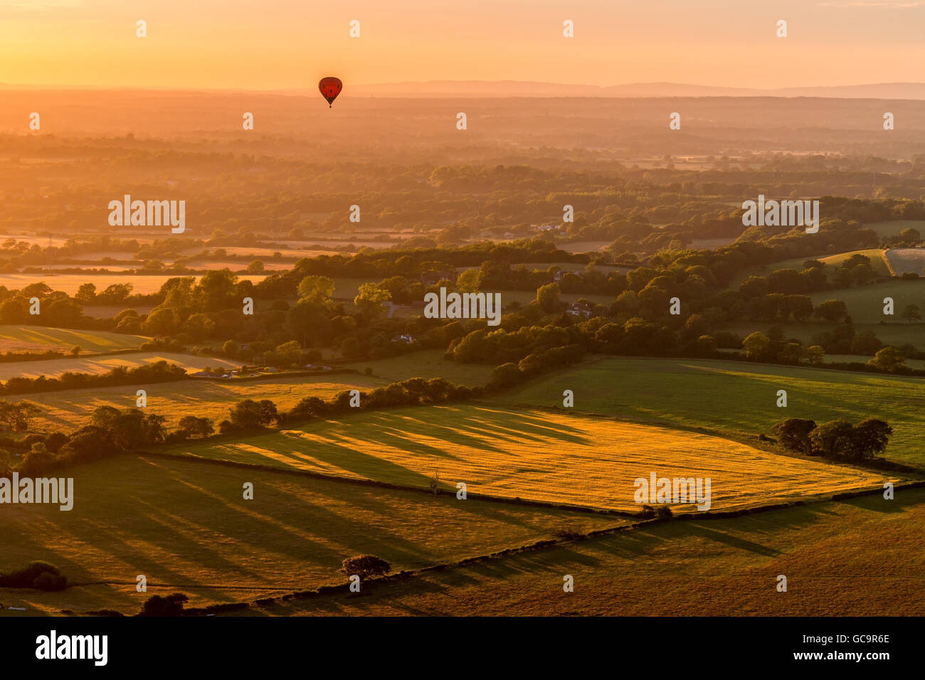 Balloon flight path hi-res stock photography and images - Alamy