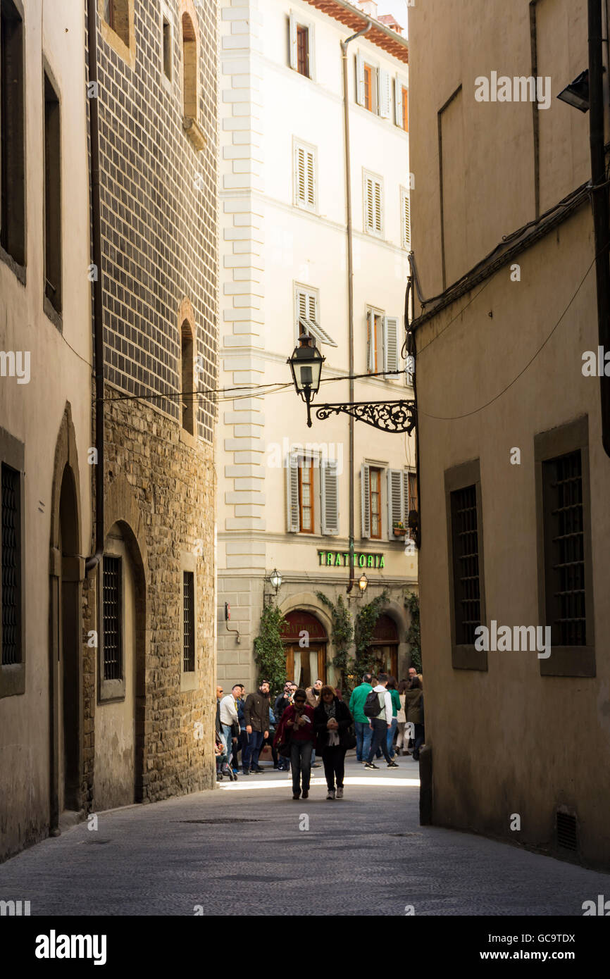 Alley scene hi-res stock photography and images - Alamy