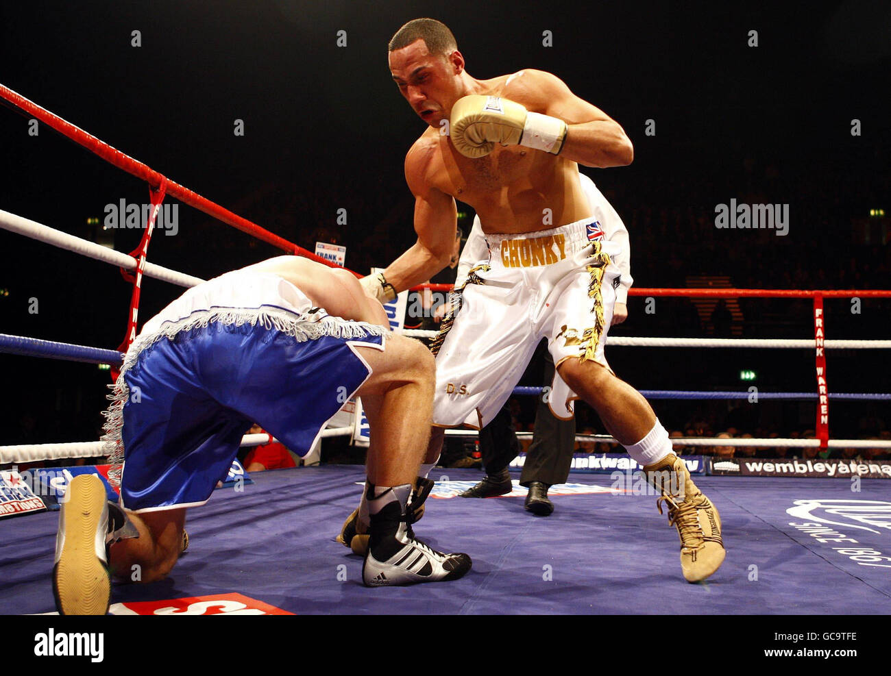 Boxing wembley arena london boxers hi-res stock photography and images ...