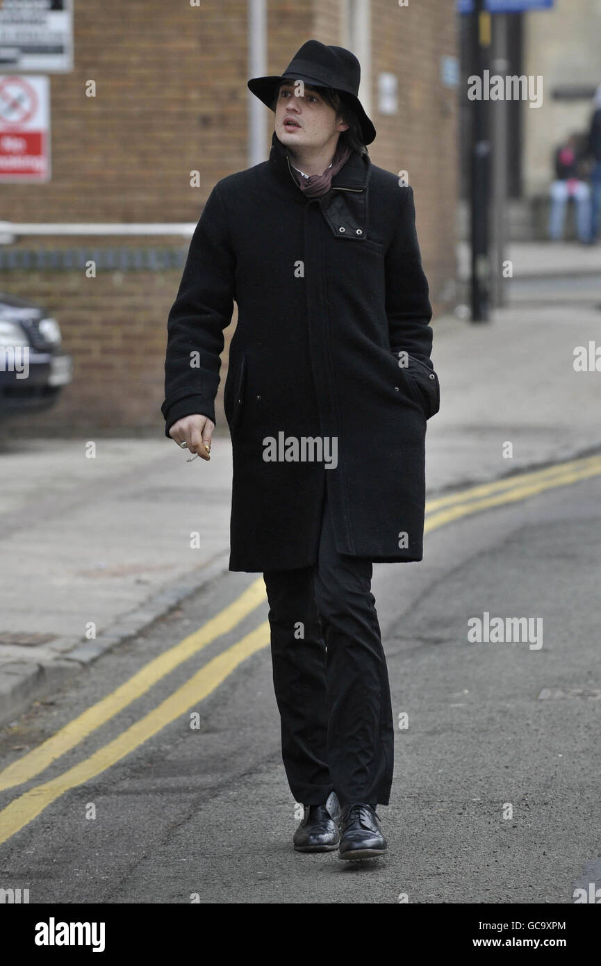Pete Doherty arrives at Gloucester Magistrates Court. Doherty escaped ...