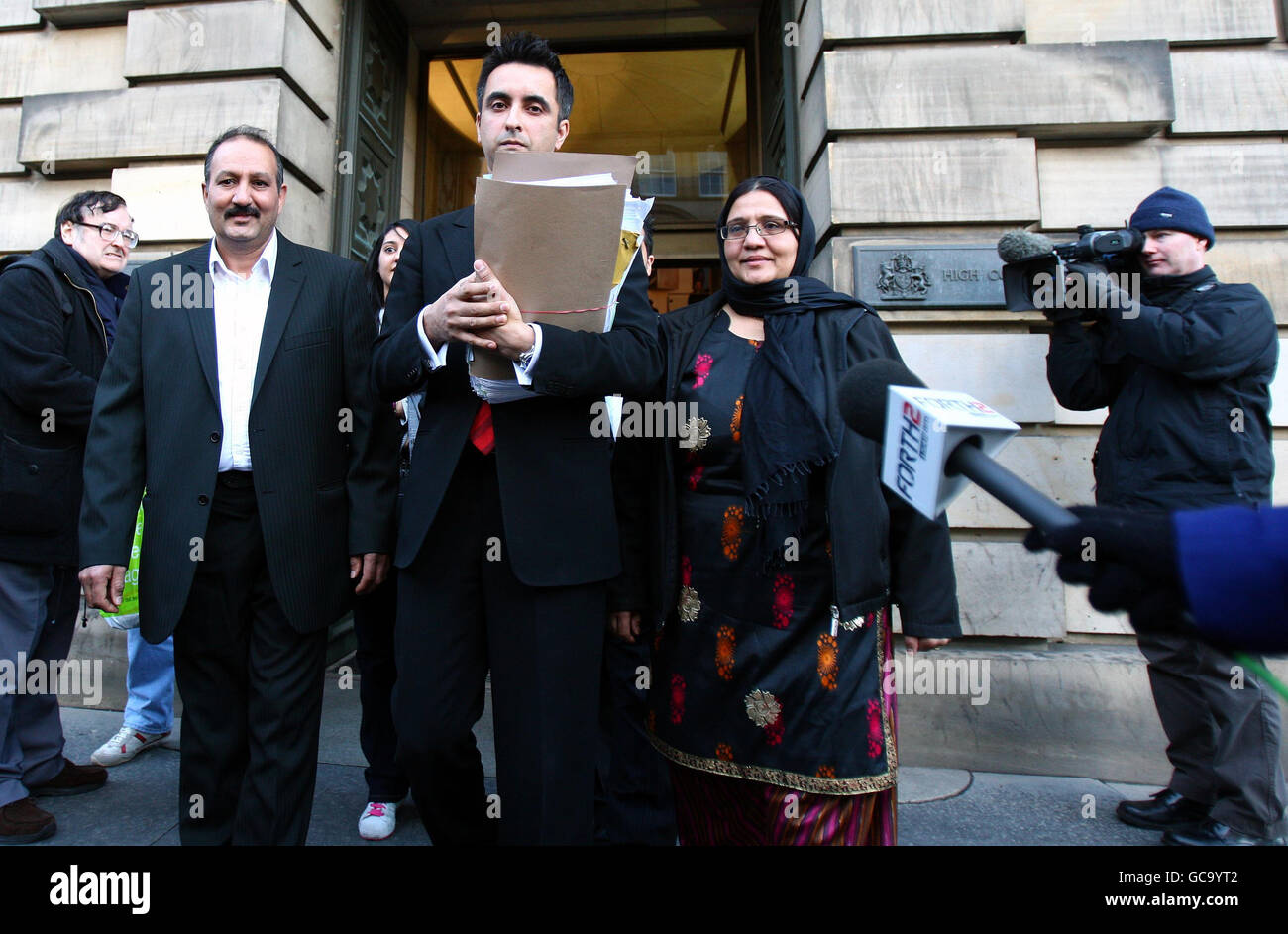 Muslim lawyer in court hi-res stock photography and images - Alamy