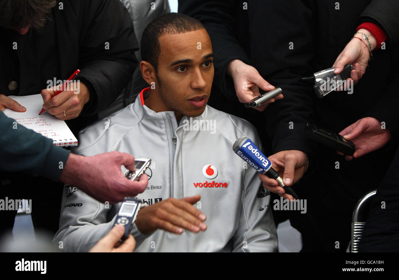 Lewis hamilton microphone hi-res stock photography and images - Alamy