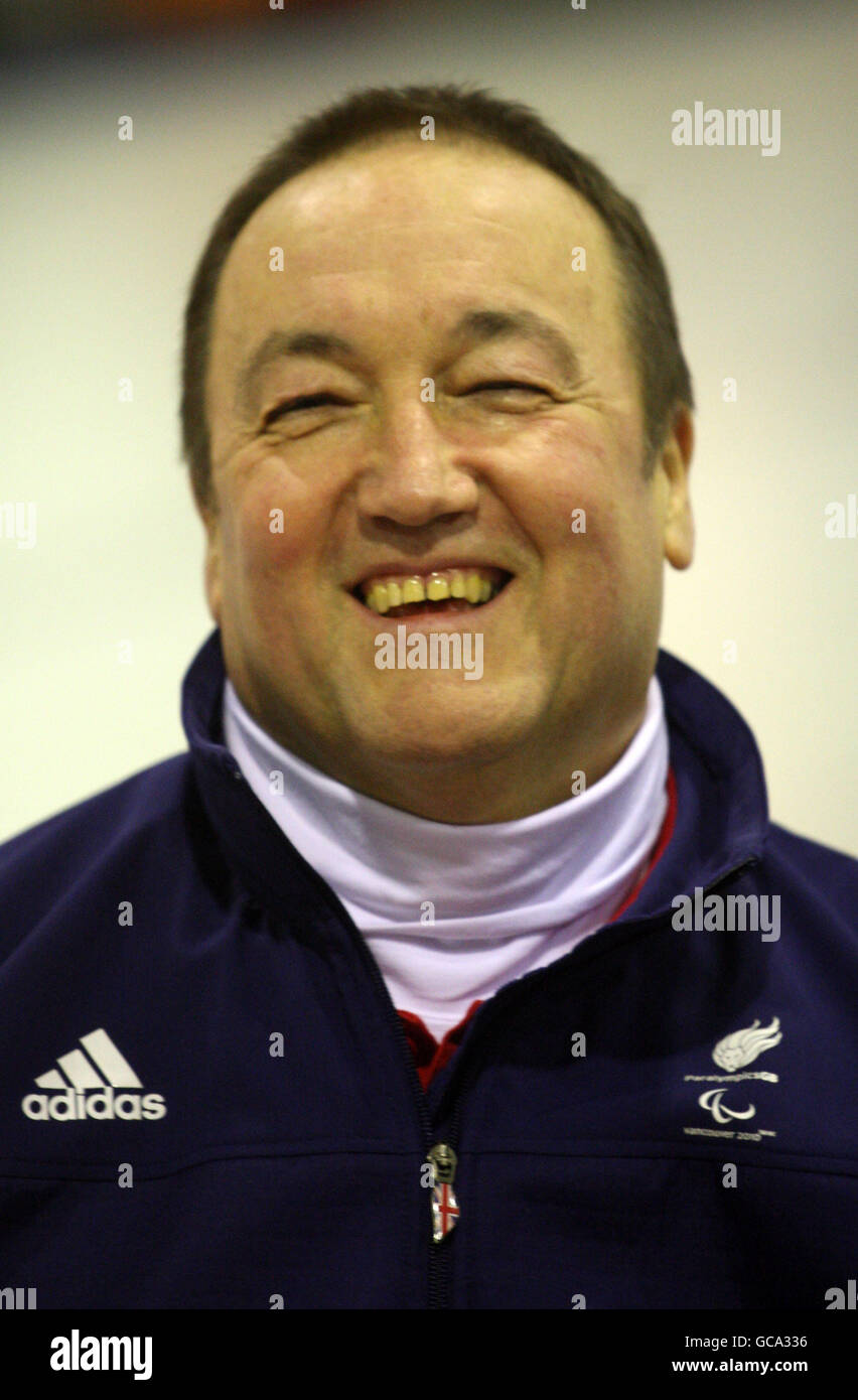 Shona robison meets paralympicsgb curling team hi-res stock photography ...