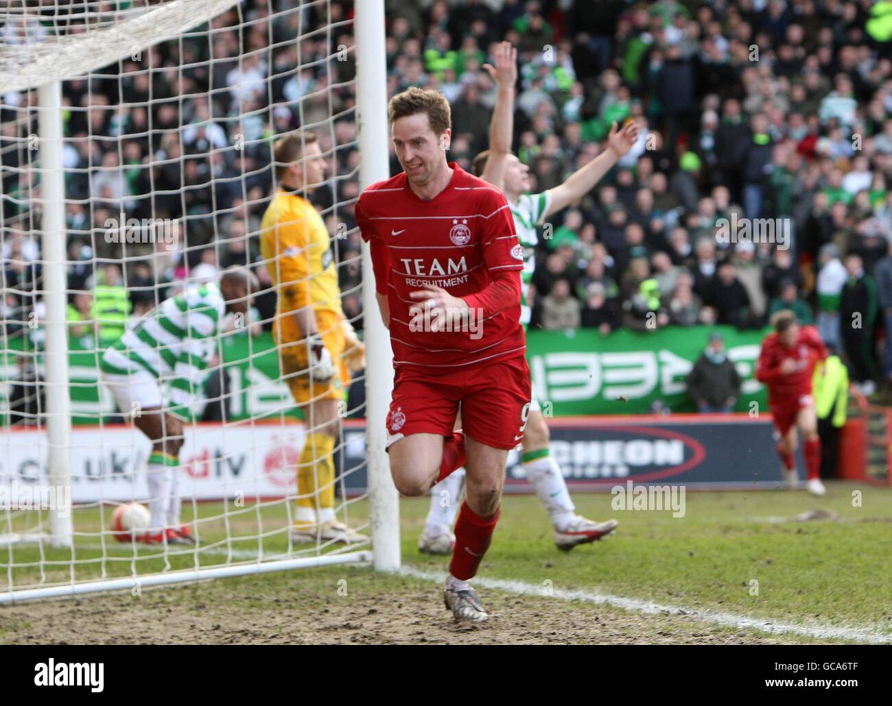 Aberdeen's Steven MacLean celebrates scoring during the Clydesdale Bank ...