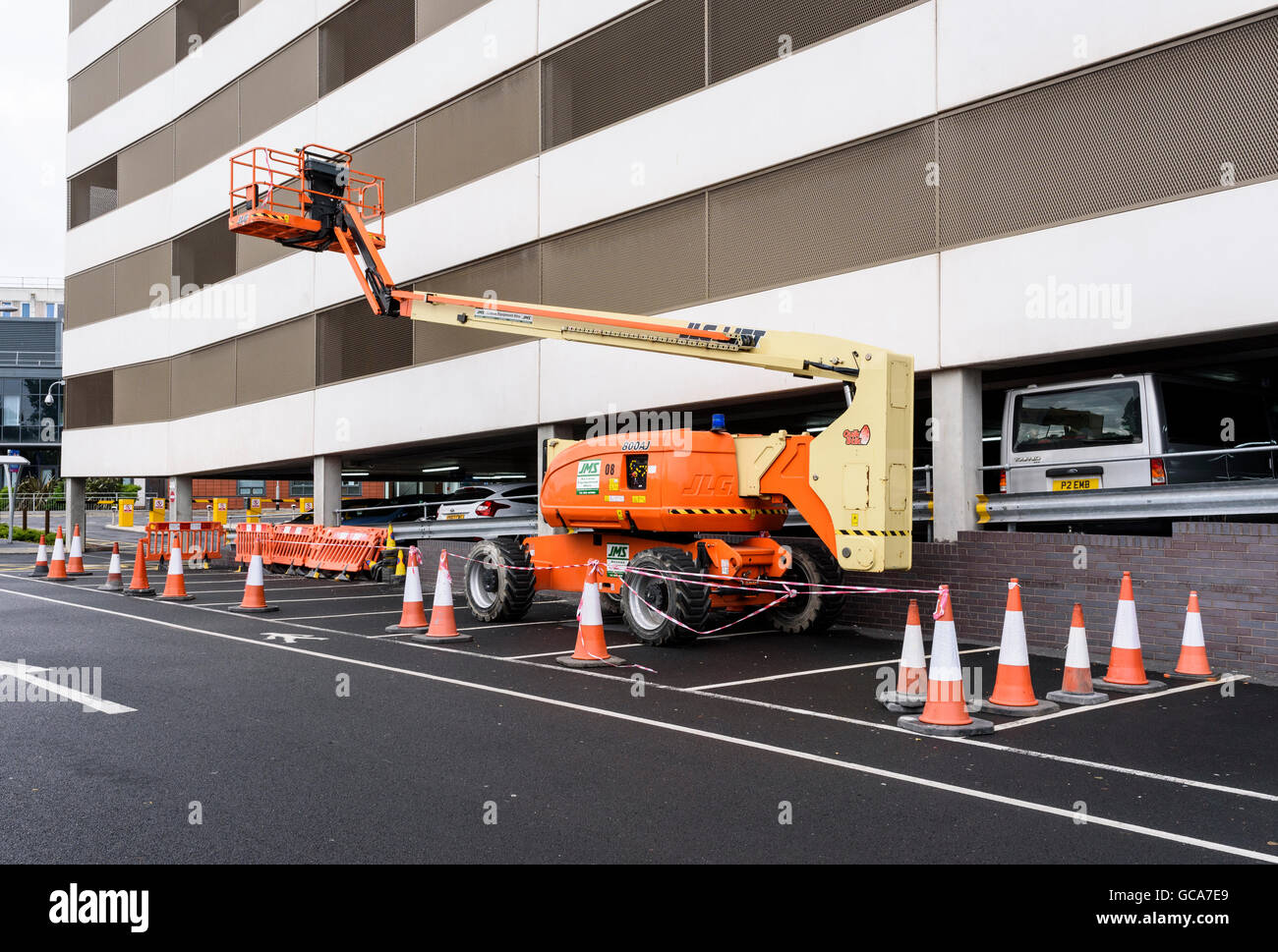 Cherry picker pickers hi-res stock photography and images - Alamy