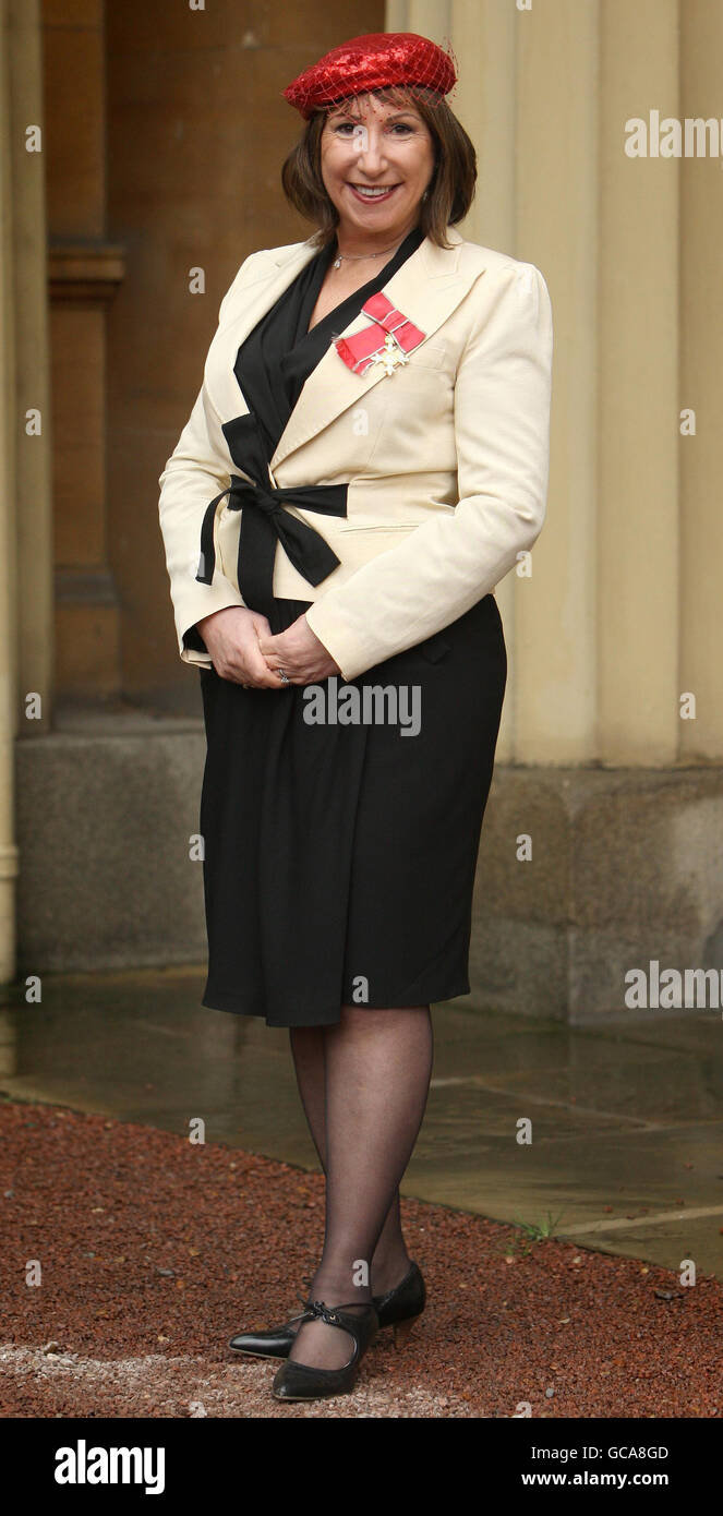 Leading TV writer Kay Mellor wears her OBE at Buckingham Palace ...
