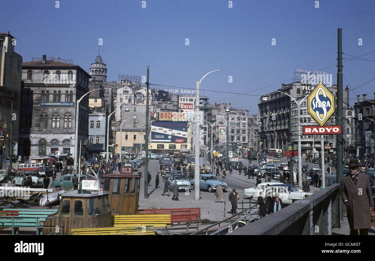 Tower bridge 1960s hi-res stock photography and images - Alamy