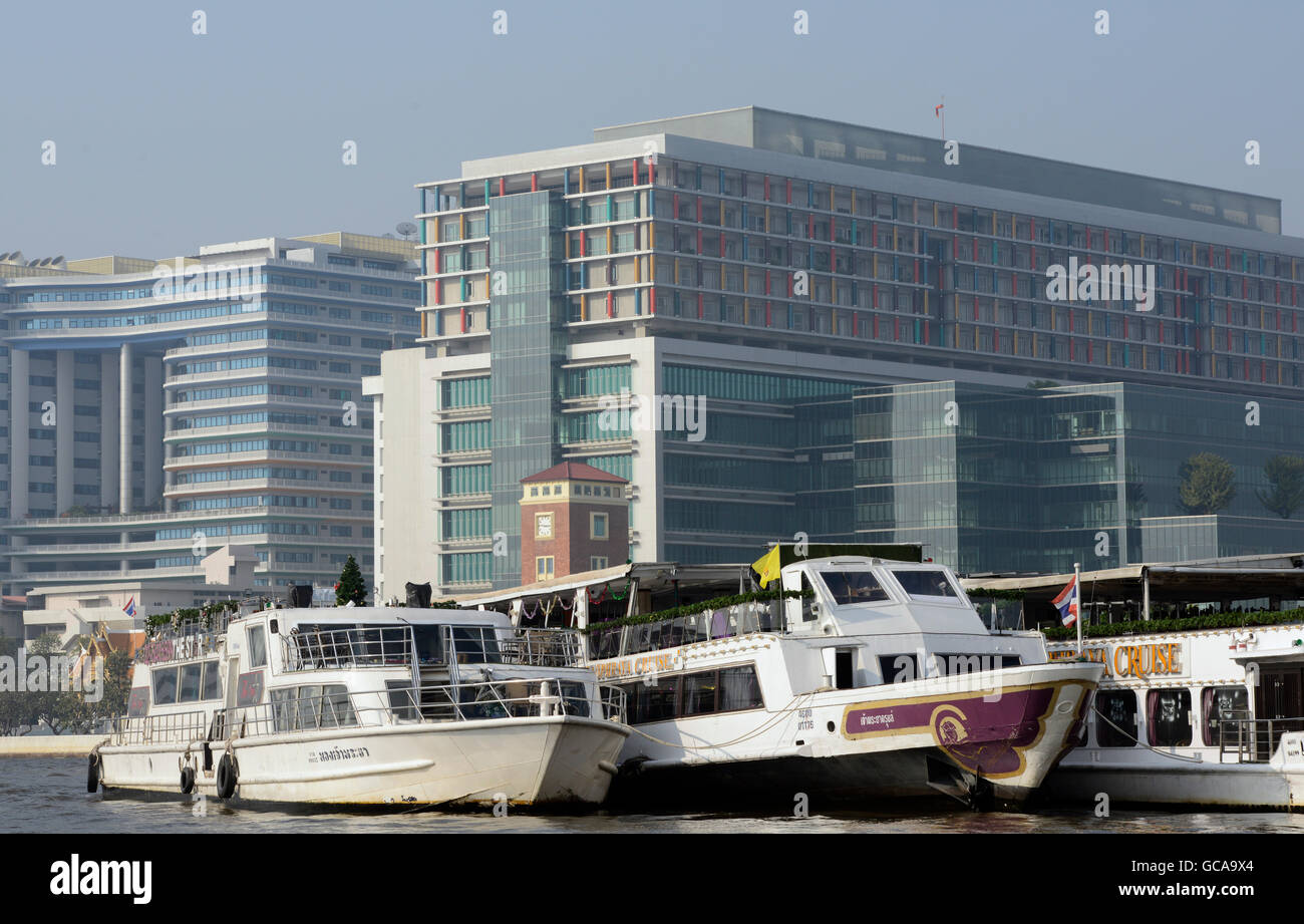 the Sirirat Hospital at the Mae Nam Chao Phraya River in the city of Bangkok in Thailand in ...