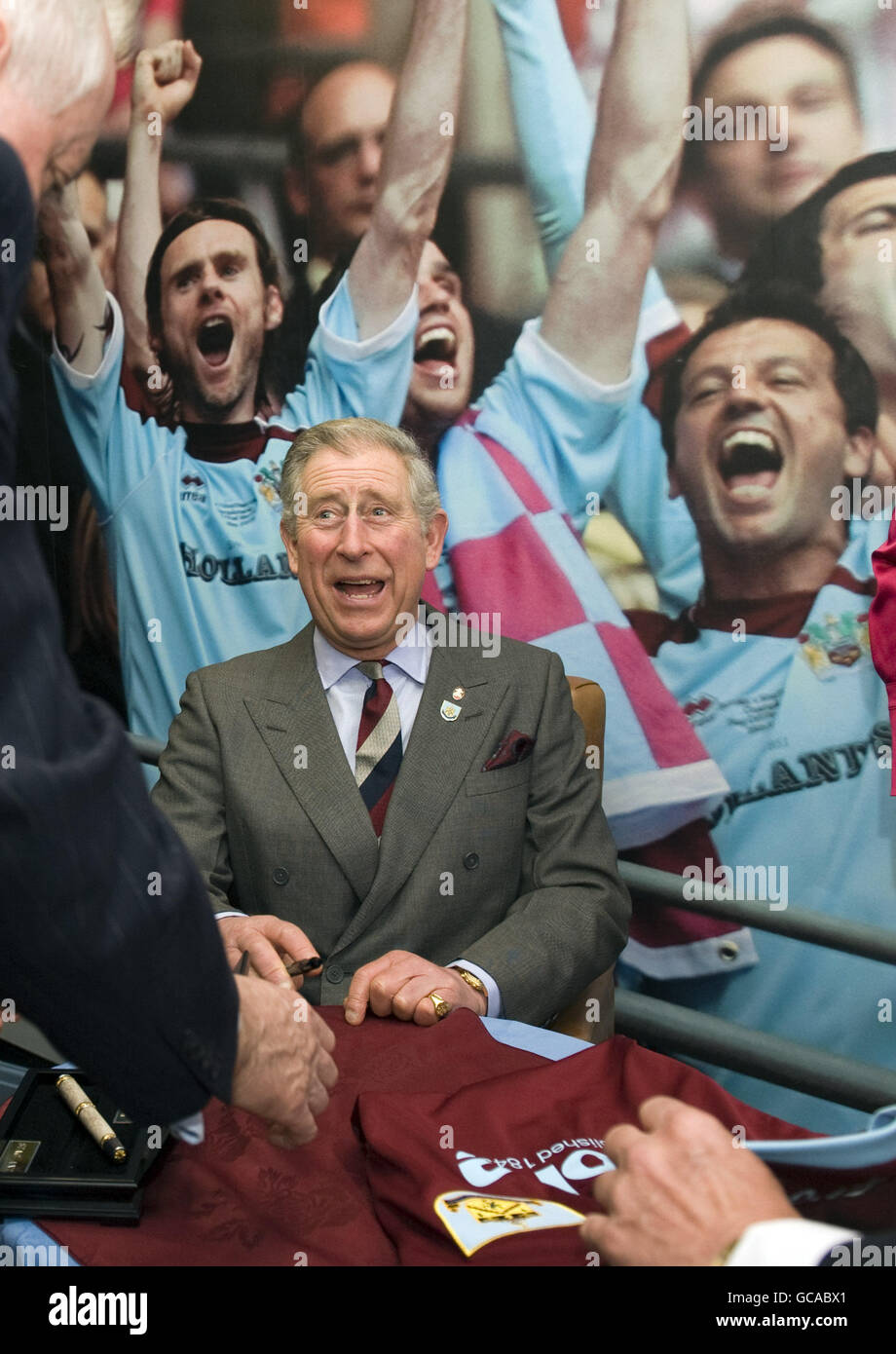 Prince charles football shirt hi-res stock photography and images - Alamy