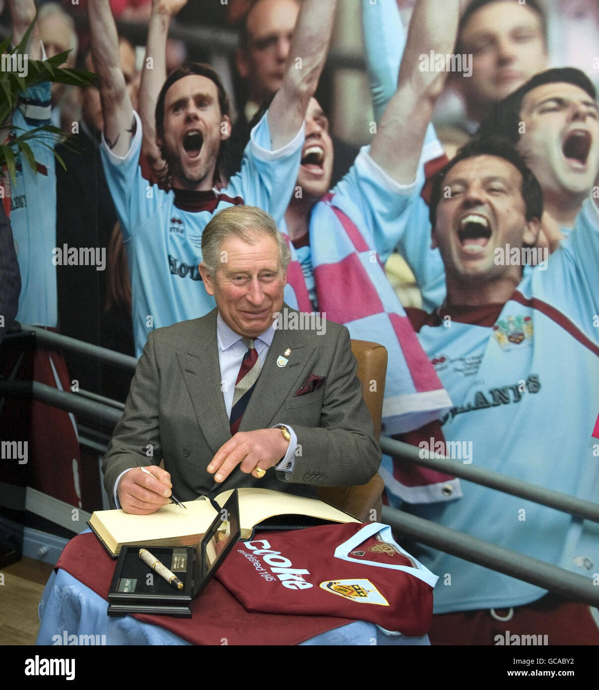 Prince charles football shirt hi-res stock photography and images - Alamy