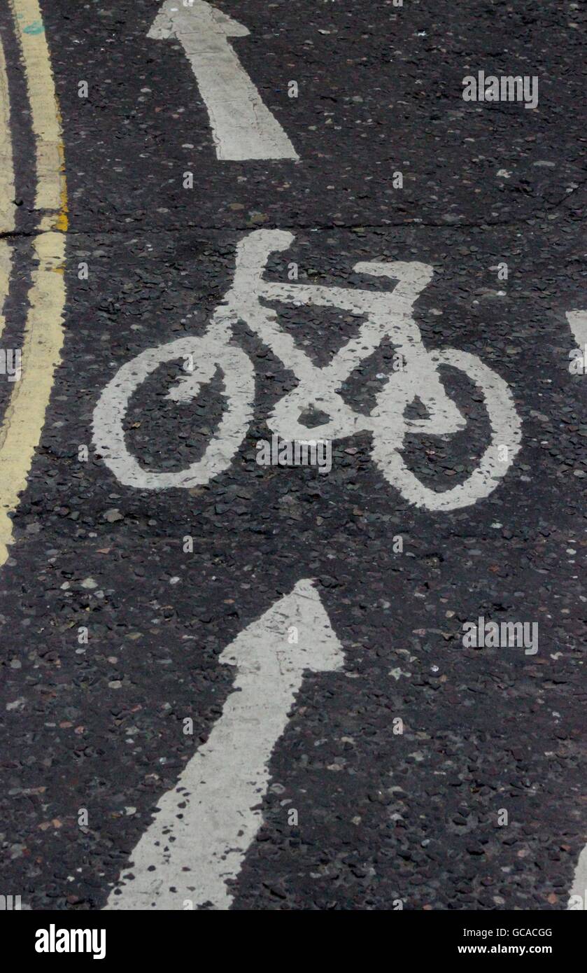 Bike path symbol hi-res stock photography and images - Alamy