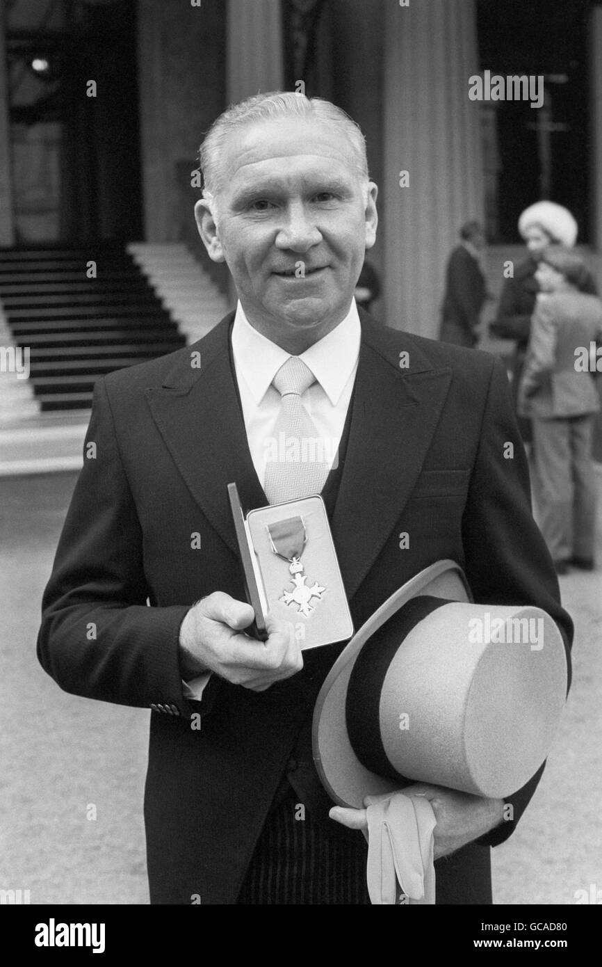 Bill nicholson manager hi-res stock photography and images - Alamy