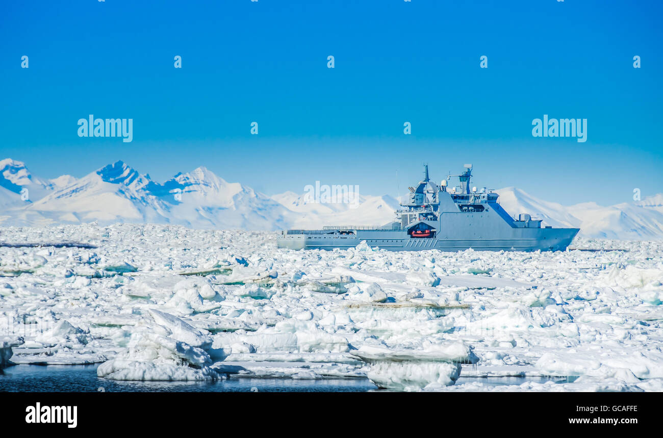 Ice breaker ship hi-res stock photography and images - Alamy