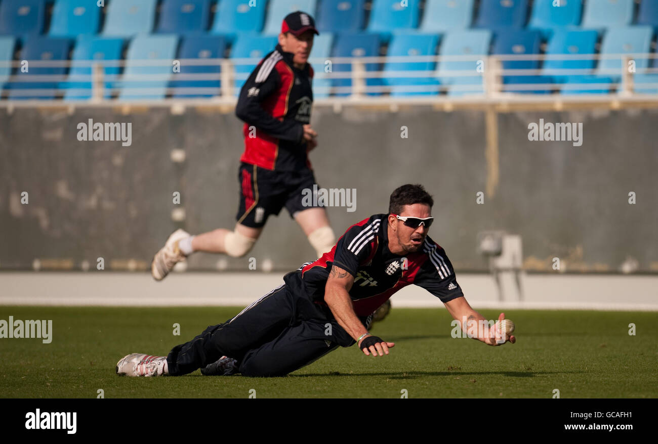 Cricket - England Nets Session - Dubai Sports City Stock Photo - Alamy