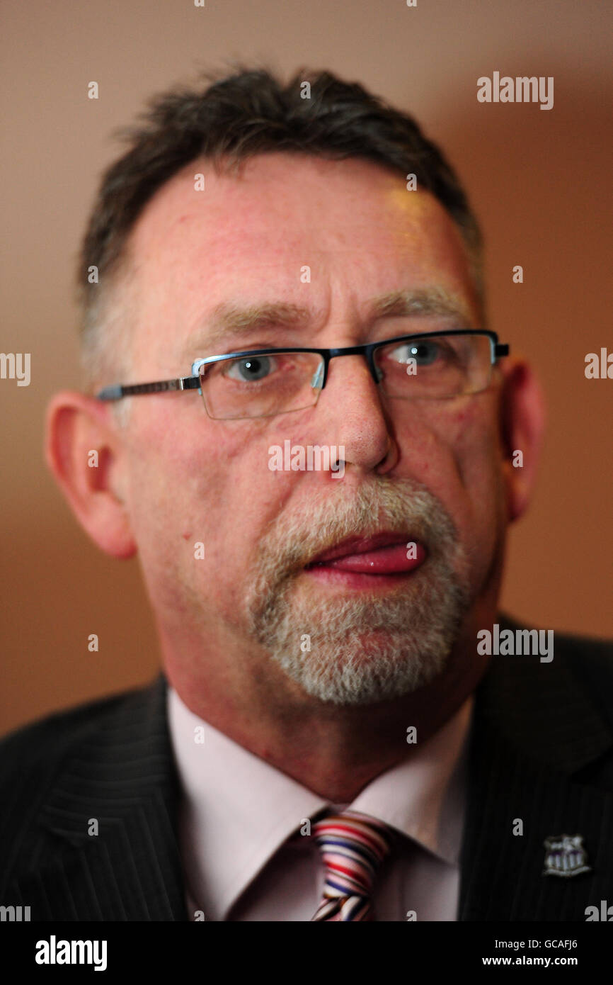 Ray trew notts county hi-res stock photography and images - Alamy