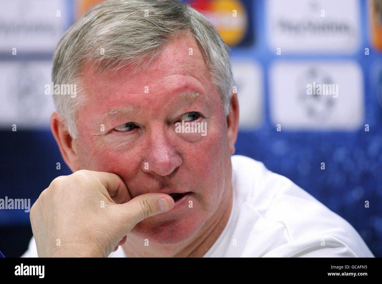 Manchester united manager alex ferguson during training hi-res stock ...