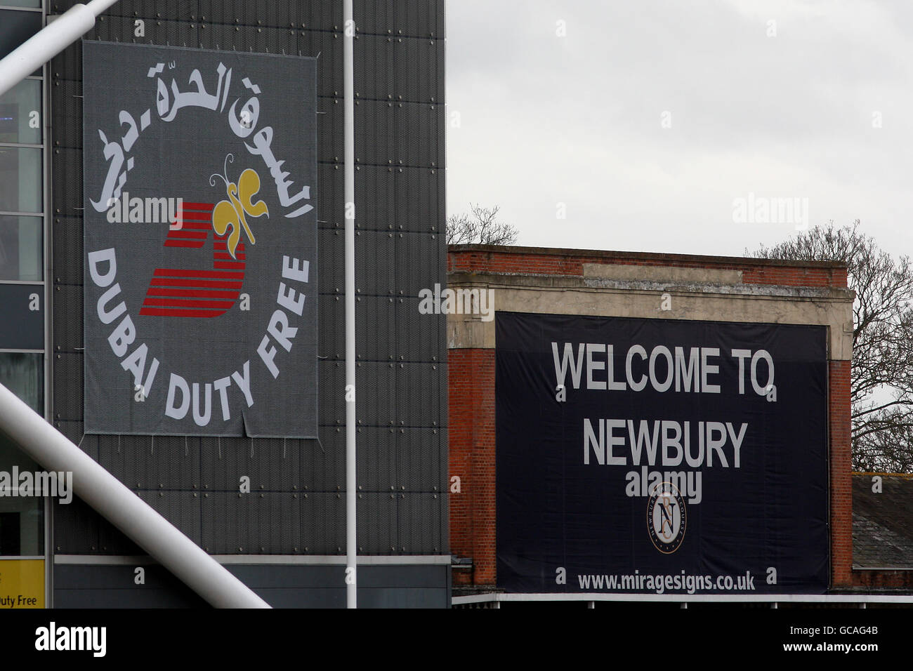 Welcome to dubai sign hi-res stock photography and images - Alamy