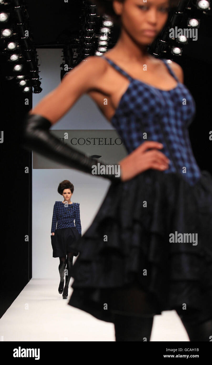 Full length catwalk runway models modeling clothes fashion hi-res stock ...