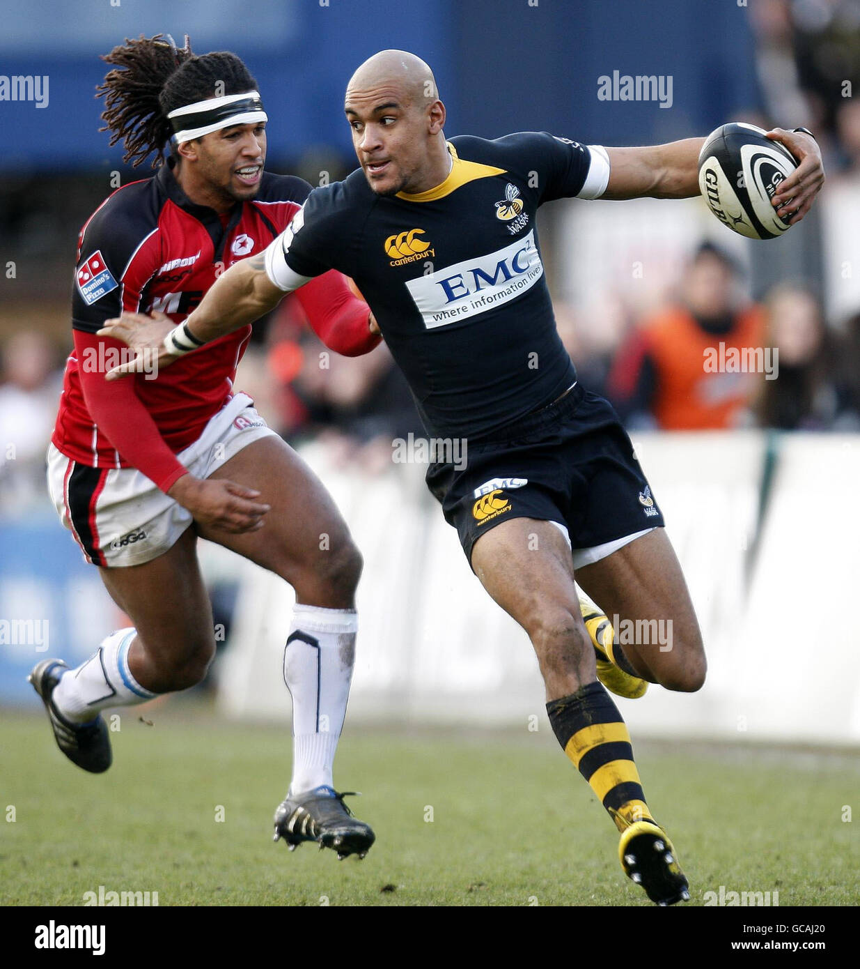 Rugbyu wasps full length battling mangsk hi-res stock photography and ...