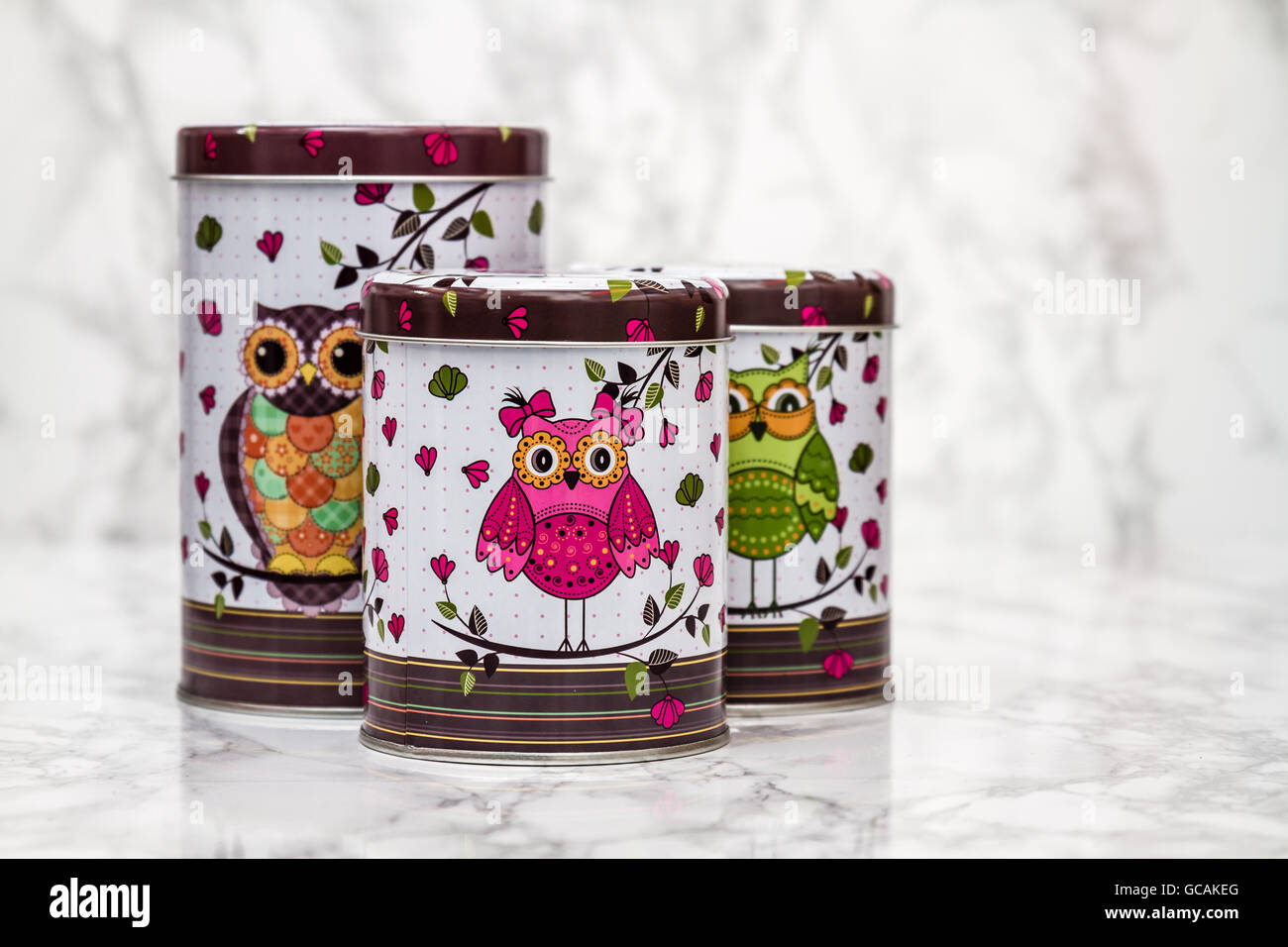 Vintage tin boxes with tea hi-res stock photography and images - Alamy