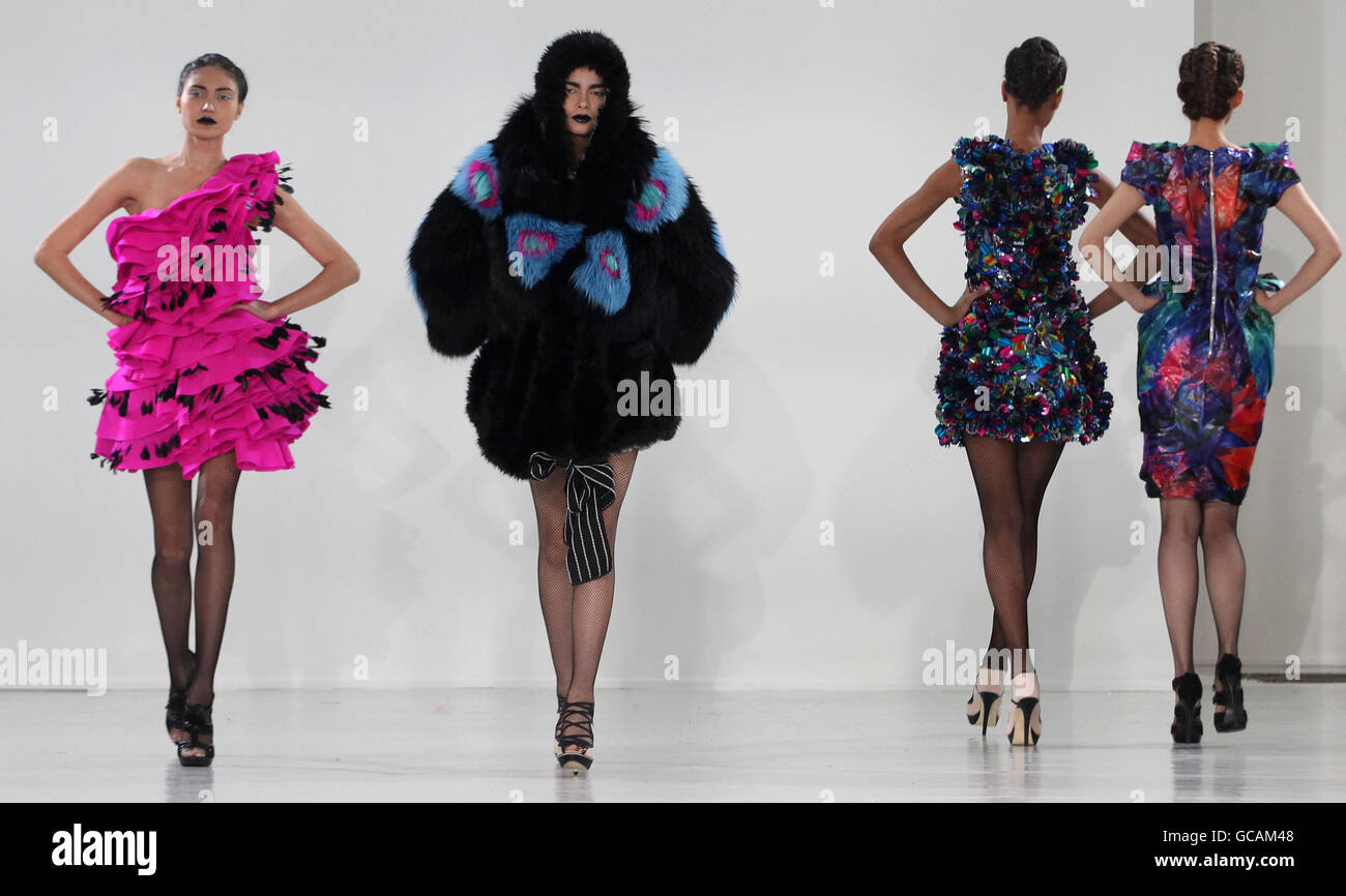 One shoulder fashion week hi-res stock photography and images - Alamy