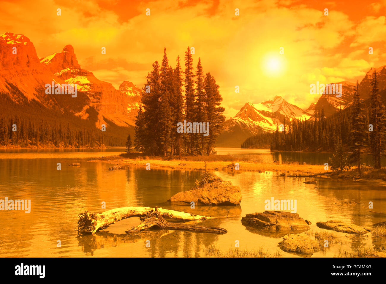 SPIRIT ISLAND MALIGNE LAKE JASPER NATIONAL PARK ALBERTA CANADA Stock ...