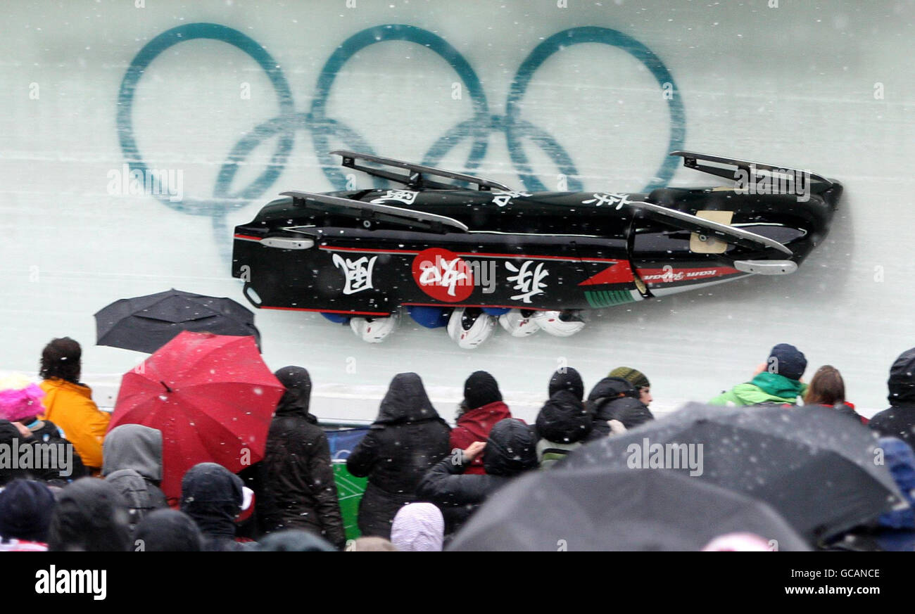 Vancouver olympic bobsleigh track hi-res stock photography and images ...