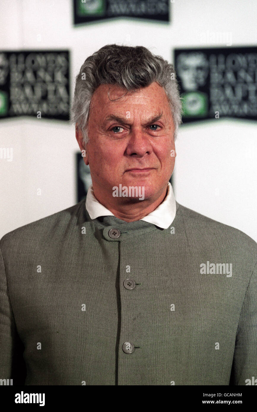 HOLLYWOOD ACTOR TONY CURTIS AT THE BAFTA AWARD CEREMONY Stock Photo - Alamy