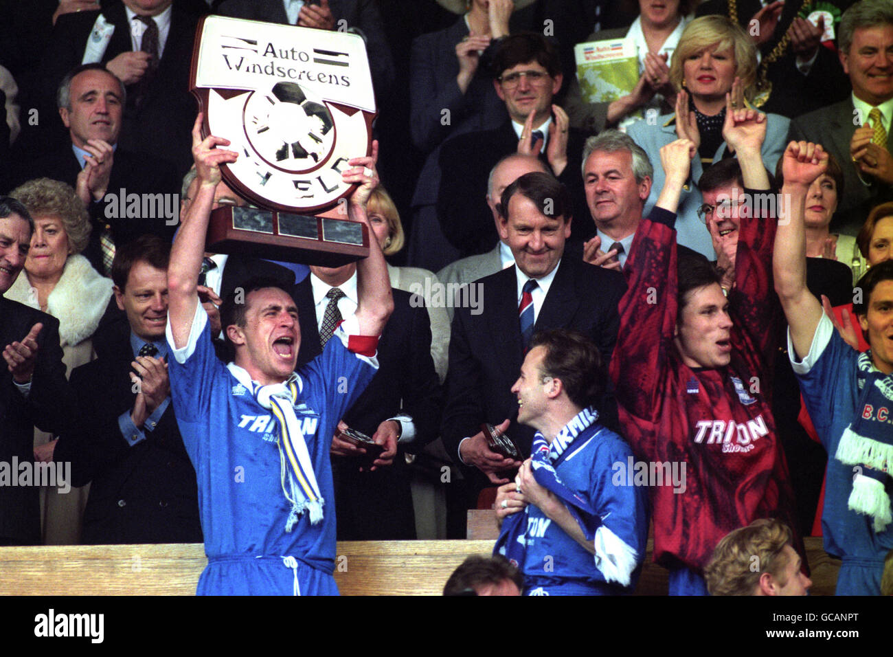 Wembley stadium in 1995 hi-res stock photography and images - Alamy