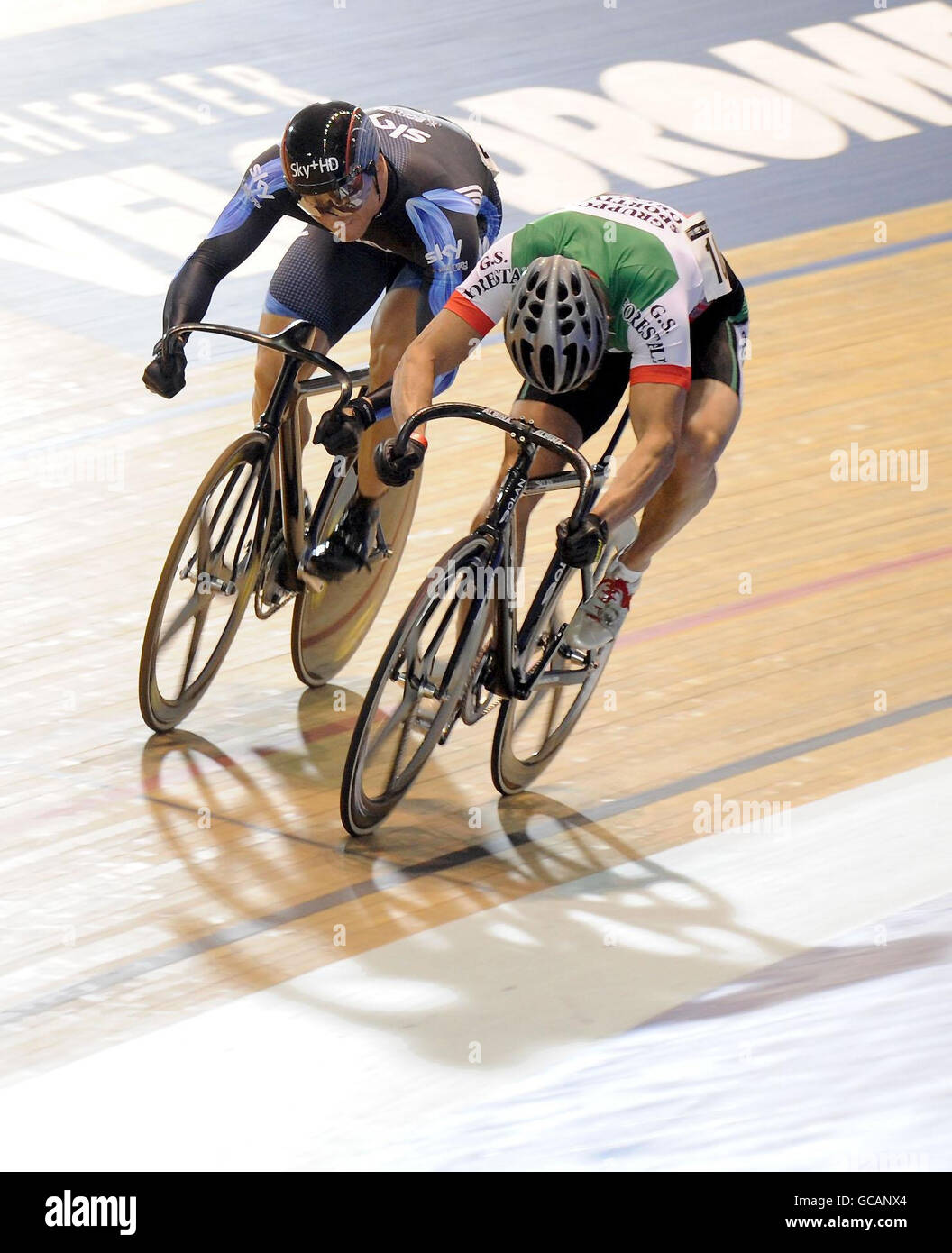 Cycling - Revolution 28 - Manchester Velodrome Stock Photo - Alamy