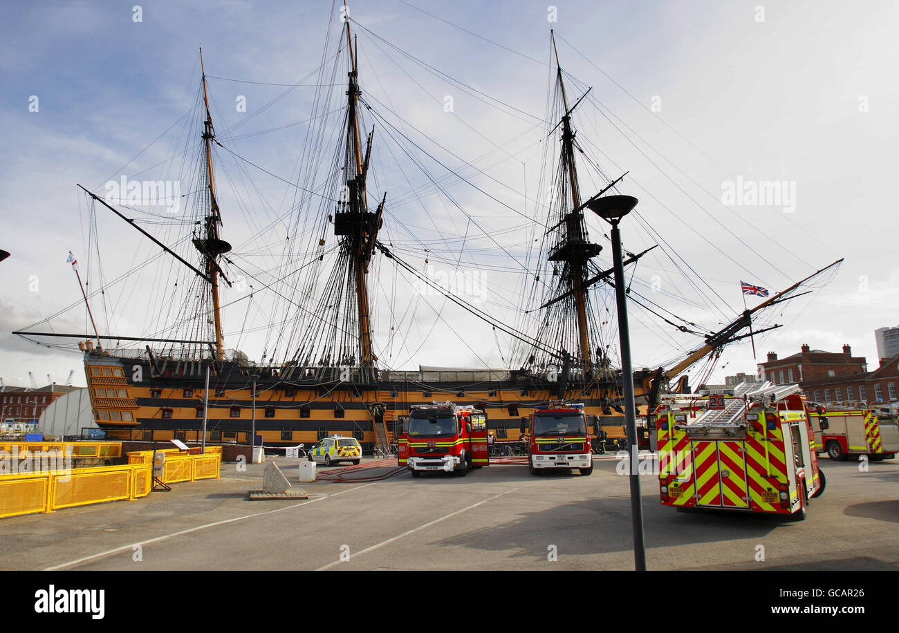 General admiral ship hi-res stock photography and images - Alamy