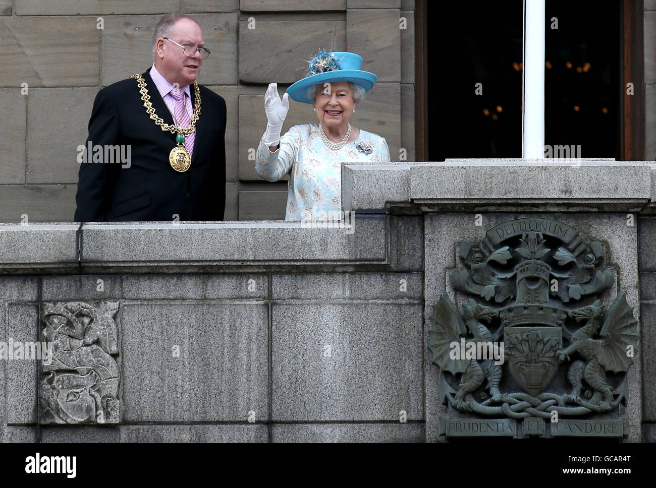 Queen Elizabeth II appears on the balcony of Dundee City Chambers with ...