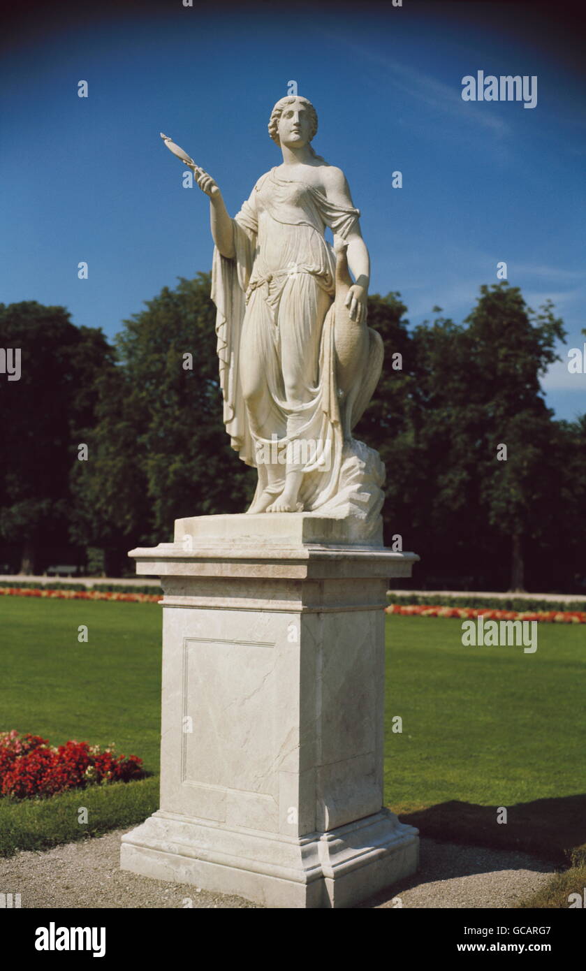 Statue of juno hi-res stock photography and images - Alamy