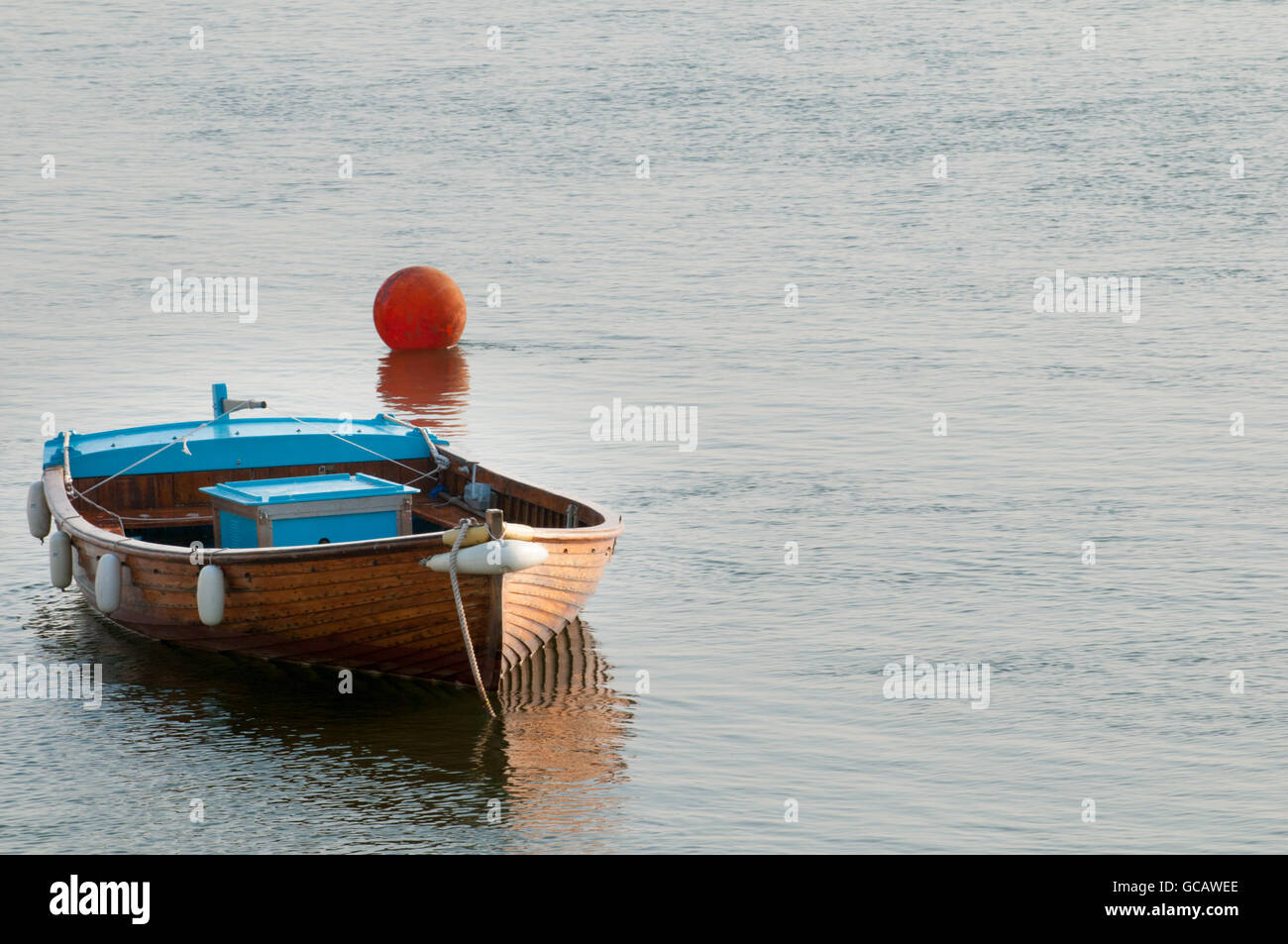 Small fishing boat setting hi-res stock photography and images - Alamy