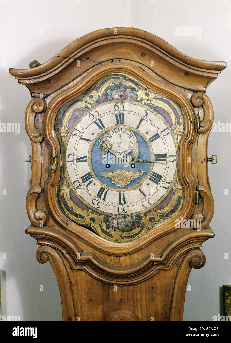 Long case clock hi-res stock photography and images - Alamy