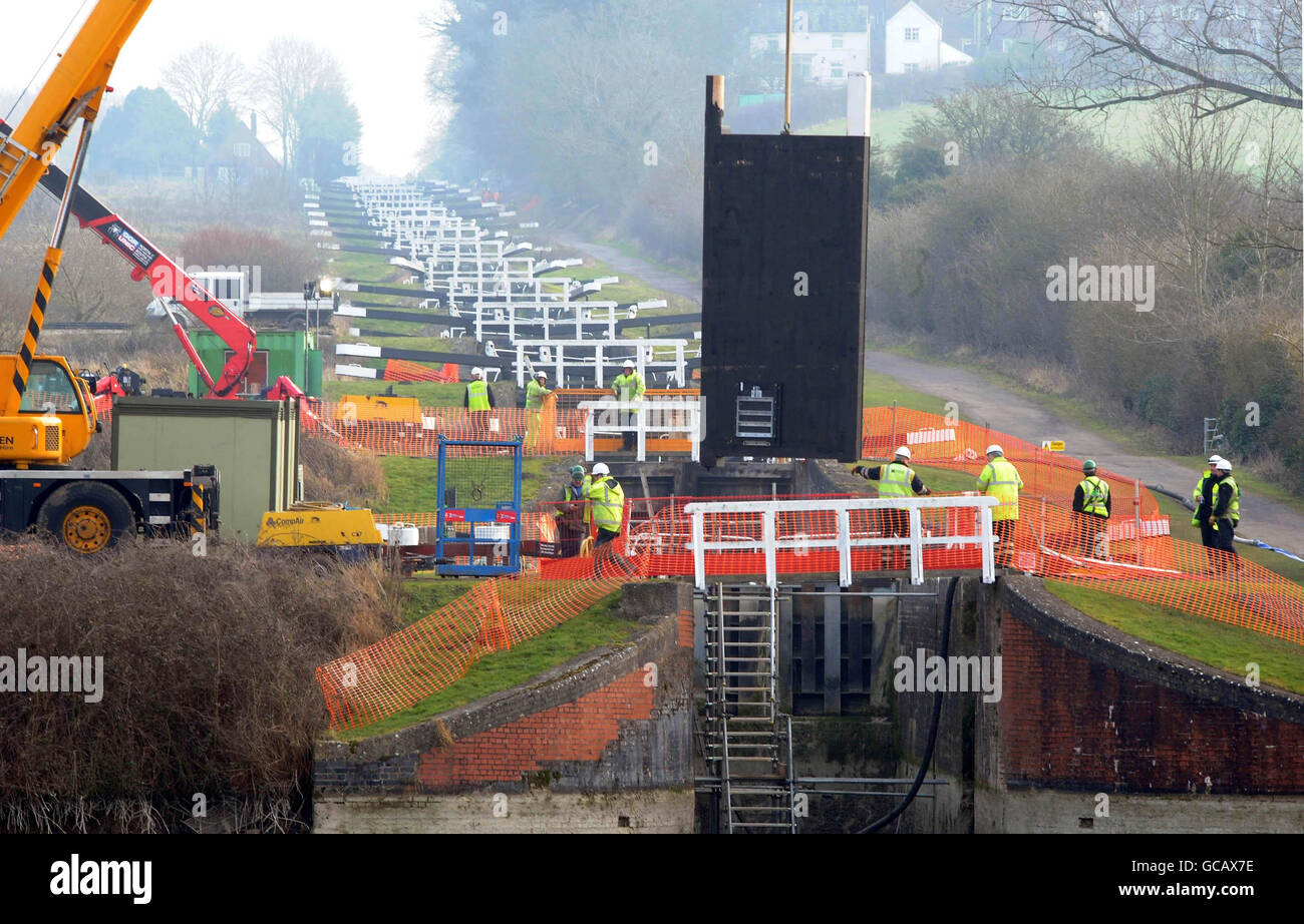 Caen Hill Locks Stock Photo - Alamy