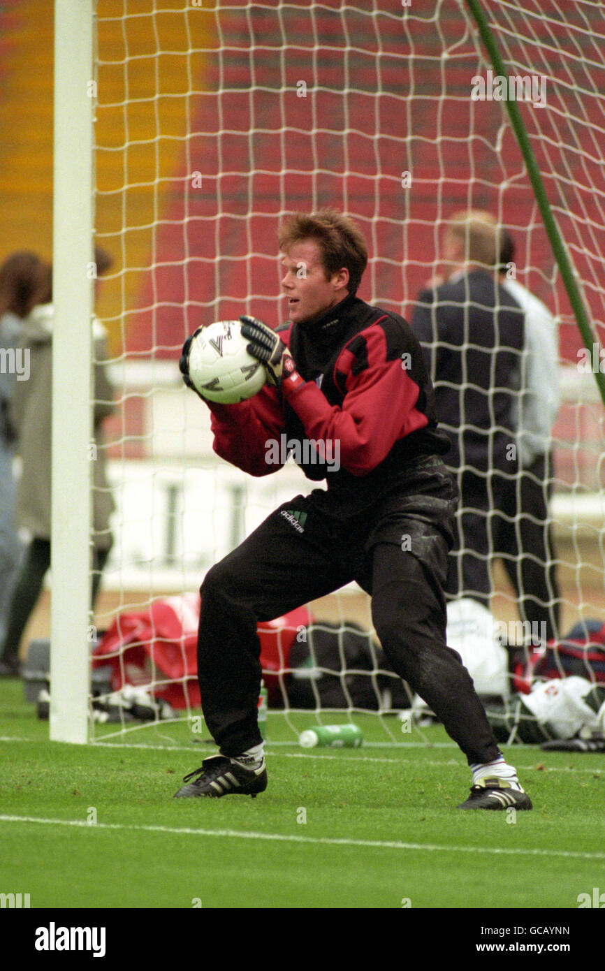 BRAD FRIEDEL USA GOALKEEPER Stock Photo - Alamy