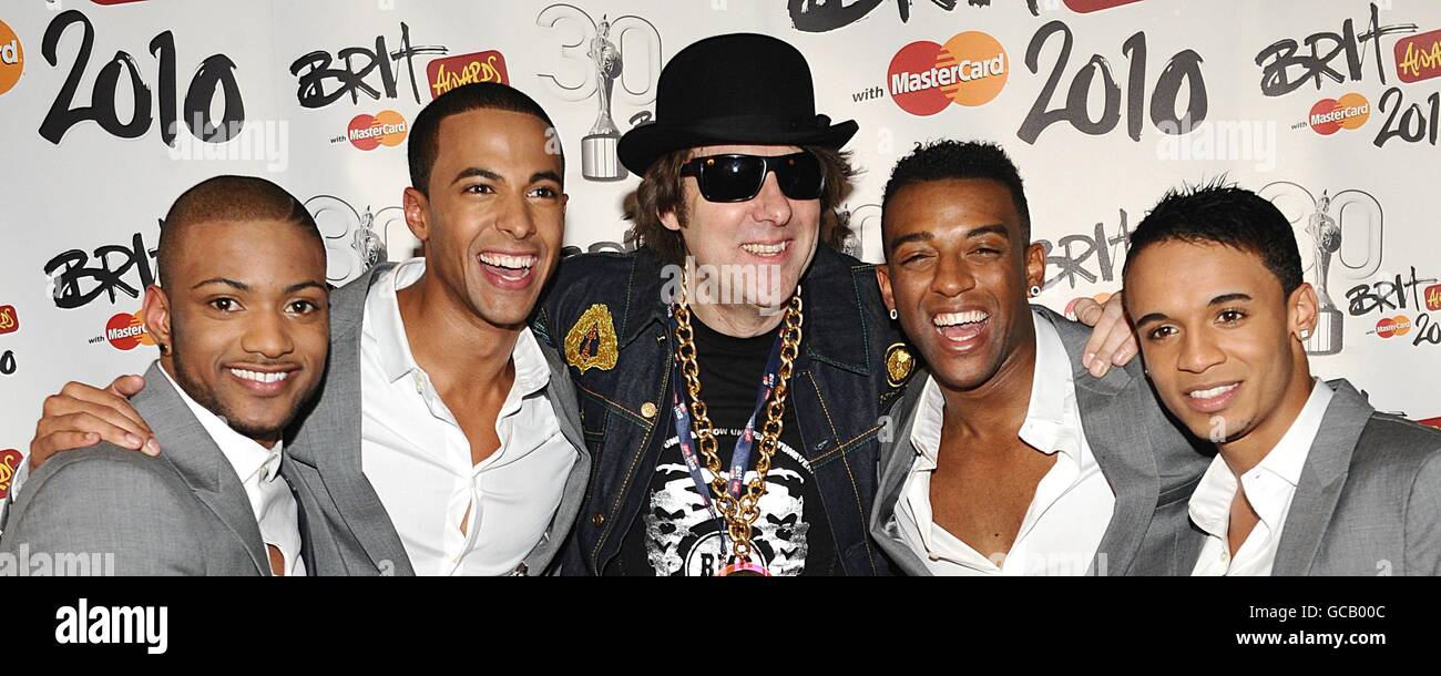 JLS with the award for British Single and Jonathan Ross, at the BRIT ...