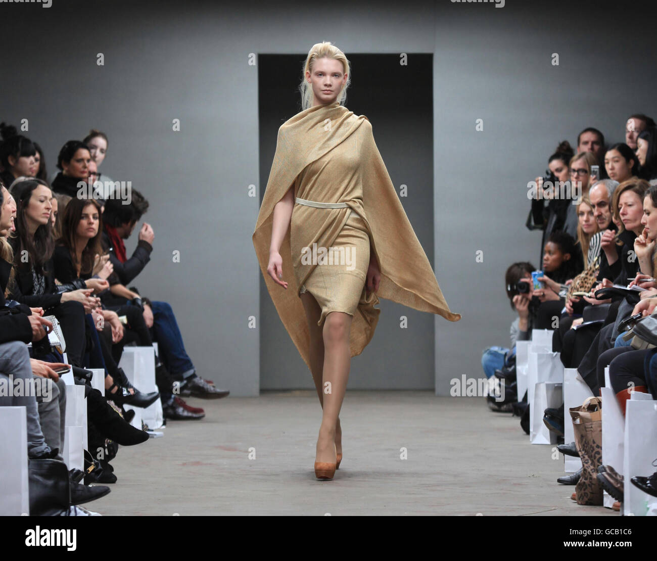 Mark fast dress hi-res stock photography and images - Alamy