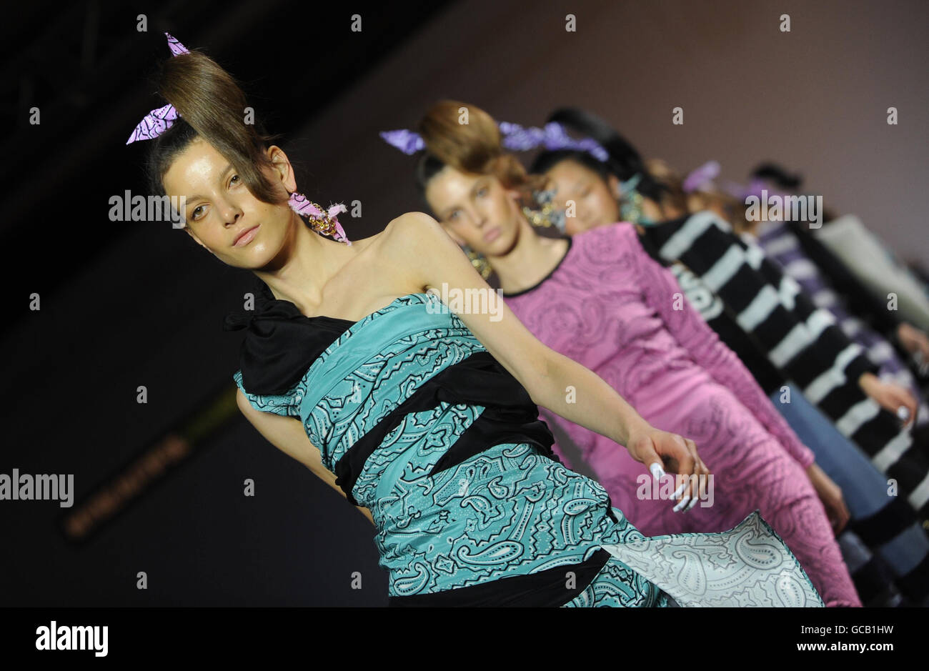 Catwalk runway models modeling clothes fashion hi-res stock photography ...