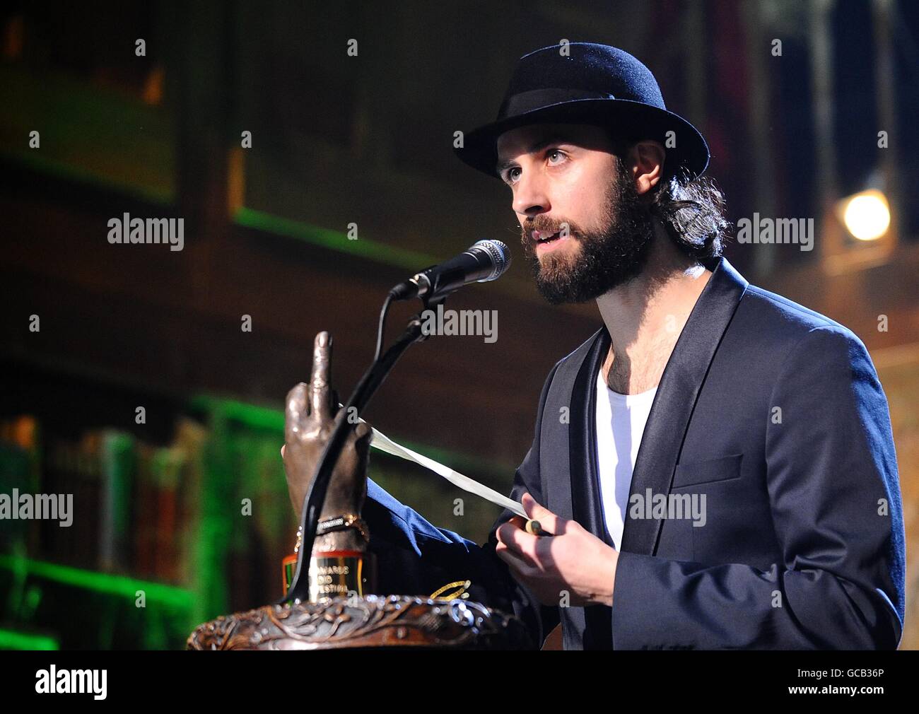Maximo park on stage hi-res stock photography and images - Alamy