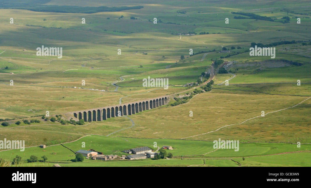 Ribblehead Viaduct from Whernside Stock Photo - Alamy