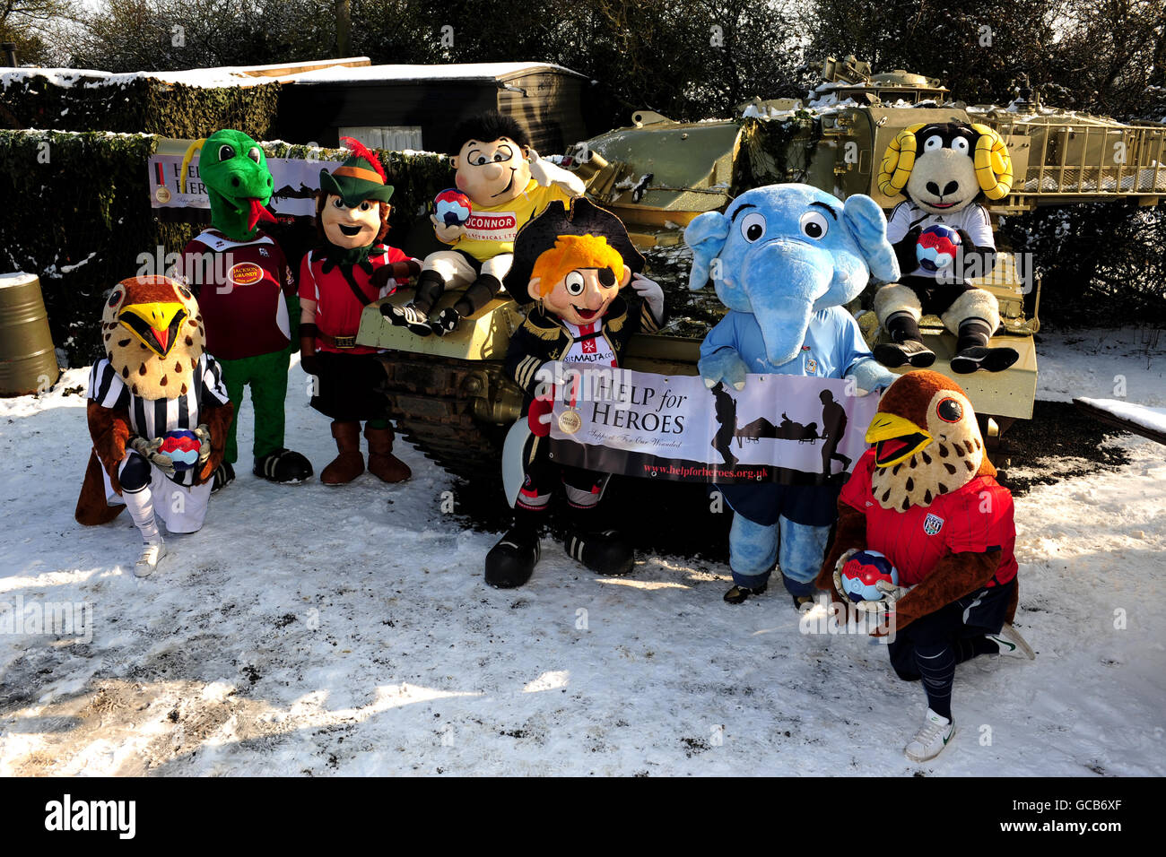 Nottingham forest mascot hi-res stock photography and images - Alamy