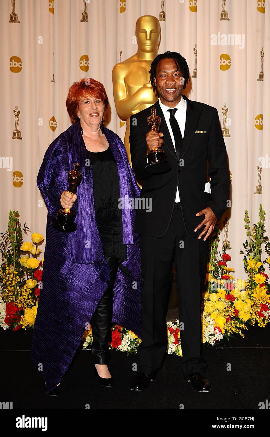 Roger Ross Williams and Elinor Burkett with the Best Documentary Short ...