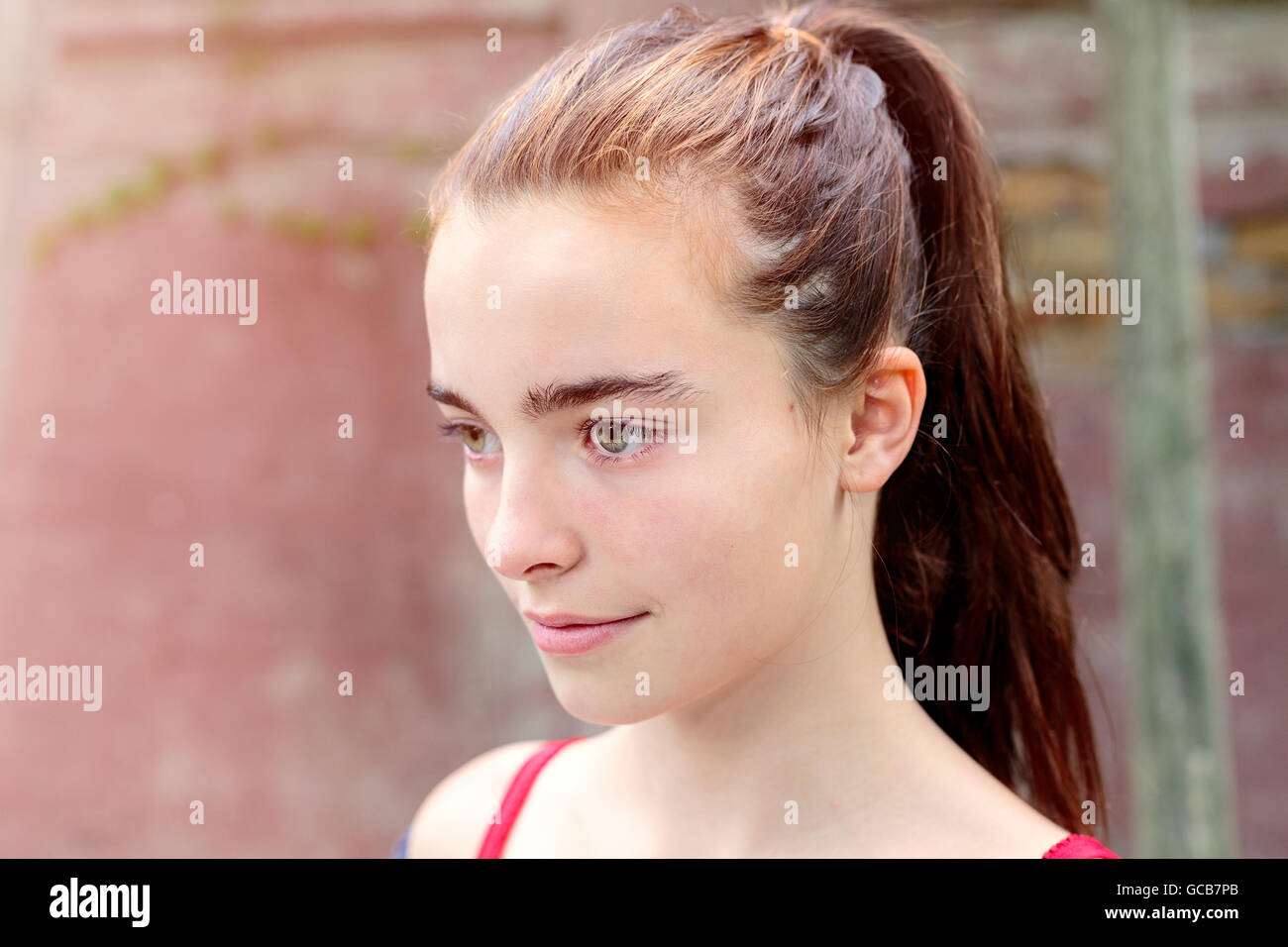 portrait in profile of a beautiful teenage girl Stock Photo - Alamy