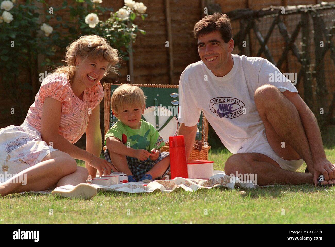 NEIL WEBB WITH SON LUKE AND WIFE SHELLEY Stock Photo - Alamy
