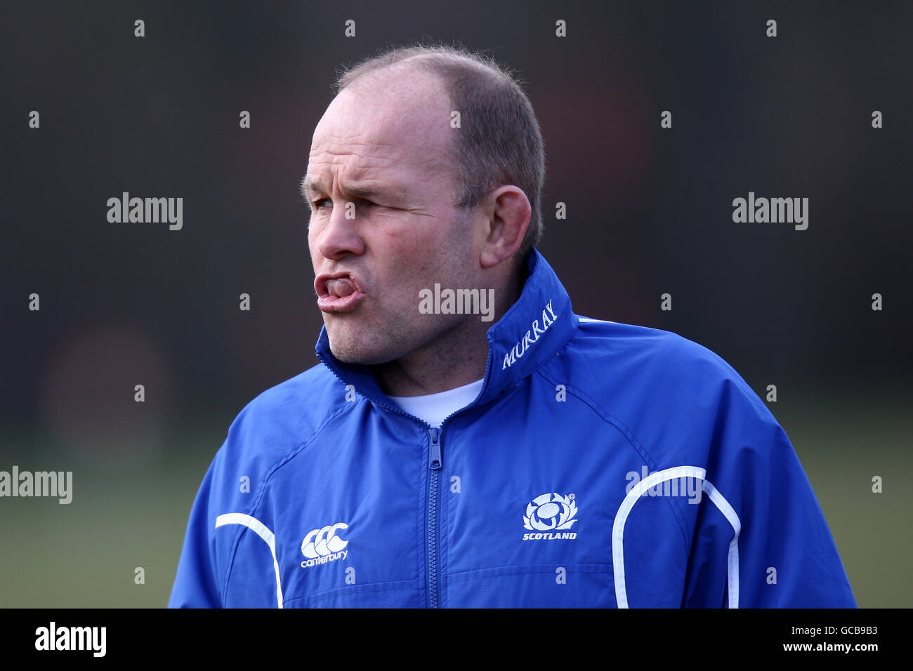 Scotlands coach andy robinson during training hi-res stock photography ...